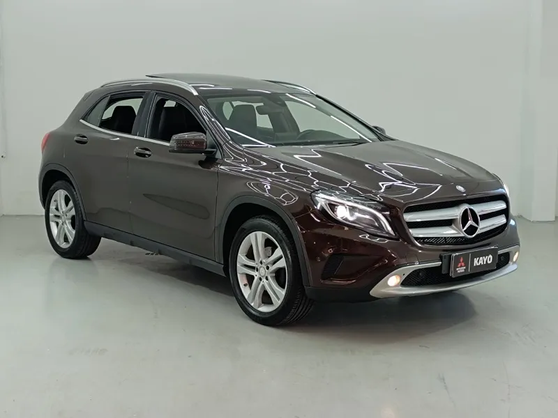 MERCEDES-BENZ GLA-200 2017 Usados e Novos