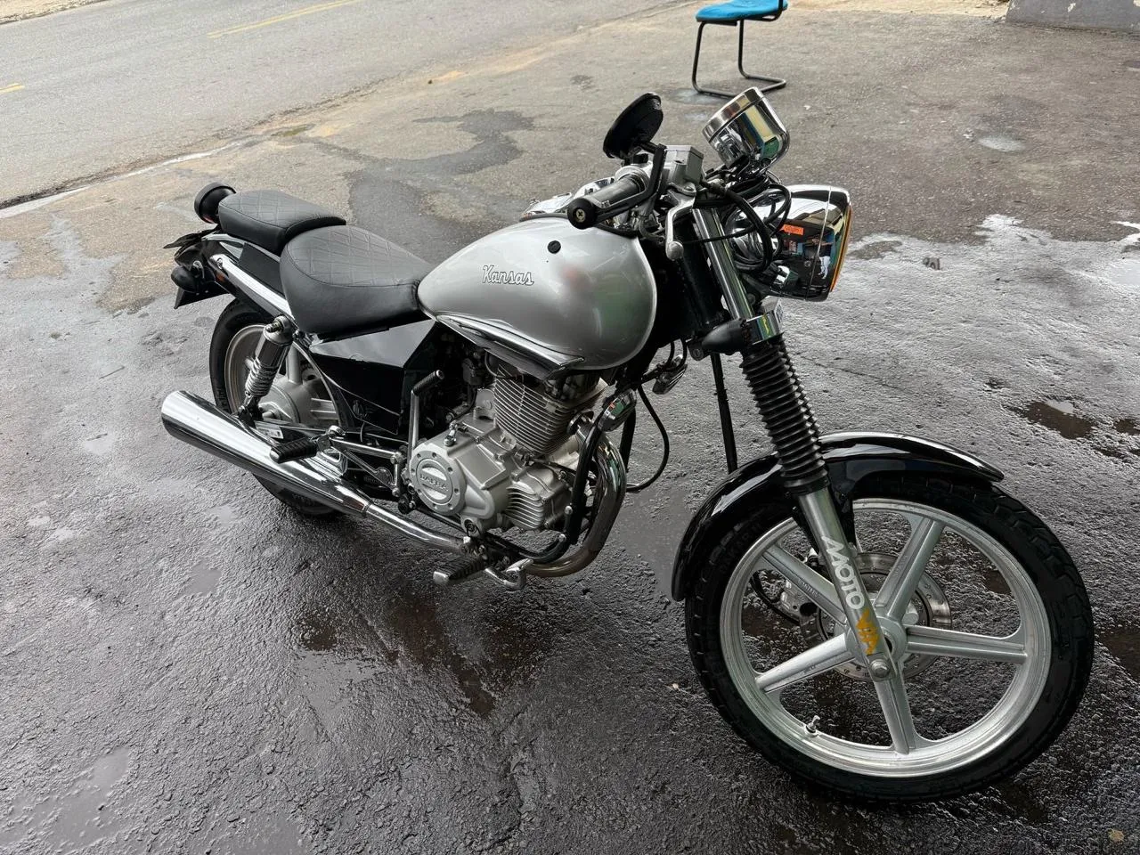 Motos DAFRA KANSAS no Brasil