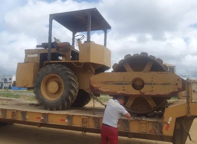 "rolo compactador liso" no Brasil