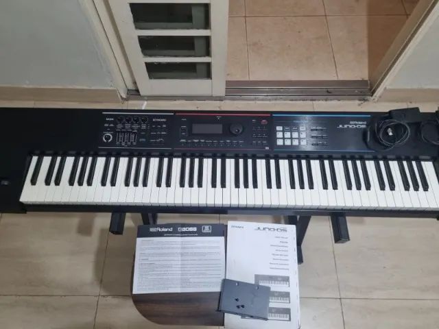 Roland Juno-DS88 88 Teclas Weighted + Caixa Original + Capa metal ...
