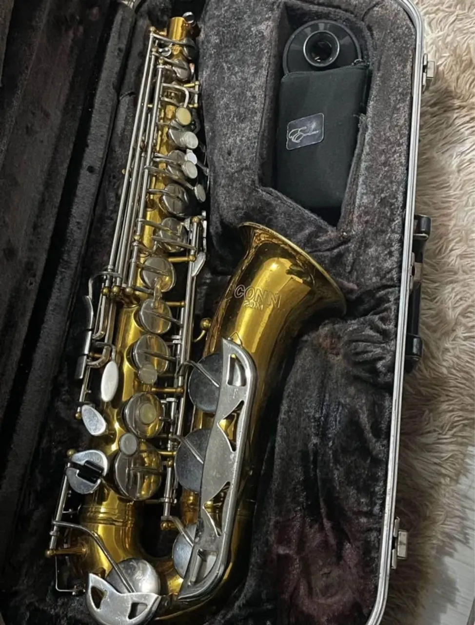 "saxofone alto" - Instrumentos musicais no Brasil