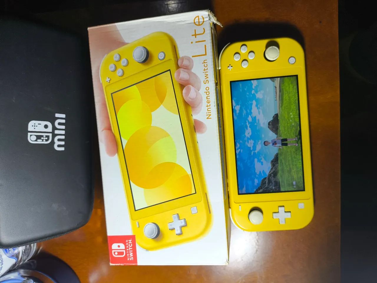 Nintendo Switch lite amarelo Pokémon Arceus incluso - Consoles de Vídeo ...
