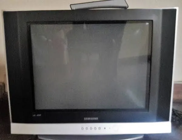 "tv de tubo" - TVs no Brasil