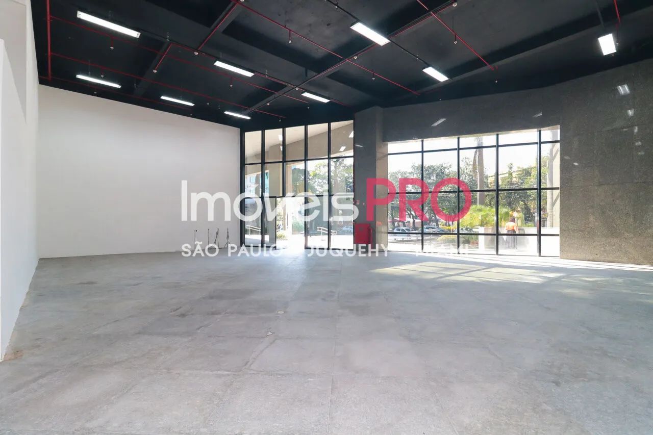 Loja com pé direito duplo em prédio famoso na Berrini | 257 m² amplos e ...