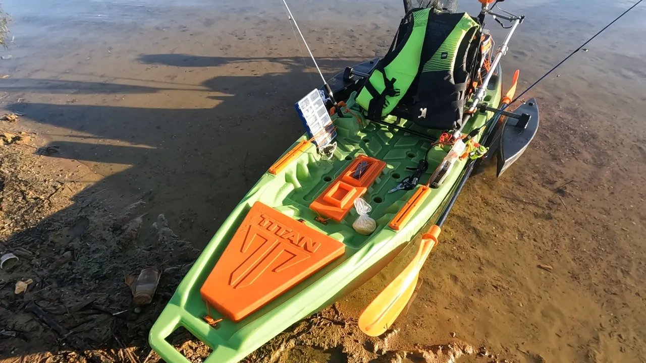 "caiaques com motor" no Brasil