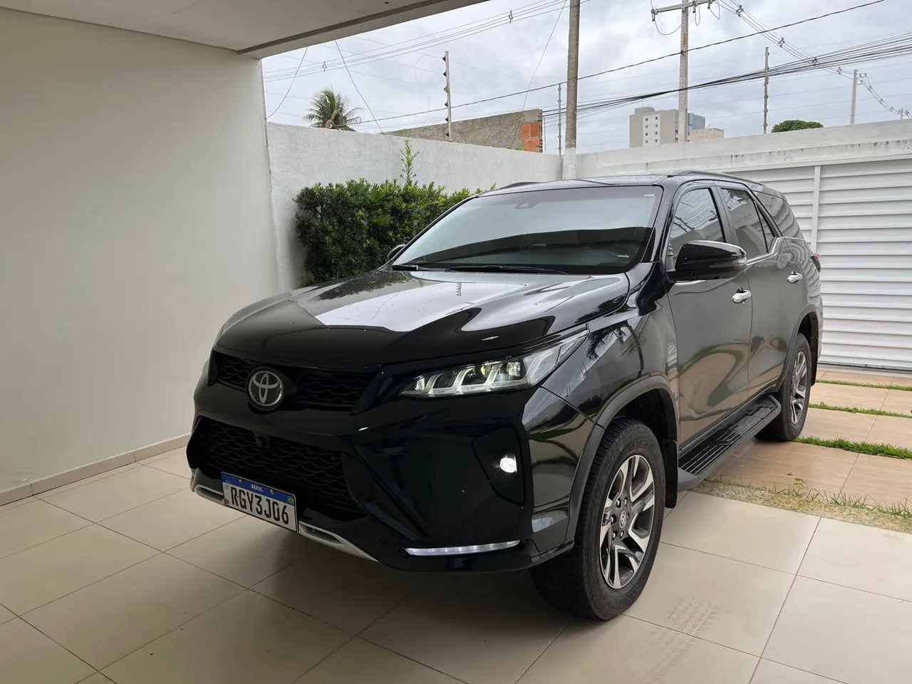 Toyota Hilux SW4 Diamond 2.8 TB 4X4 Die. Aut. Usados e Novos