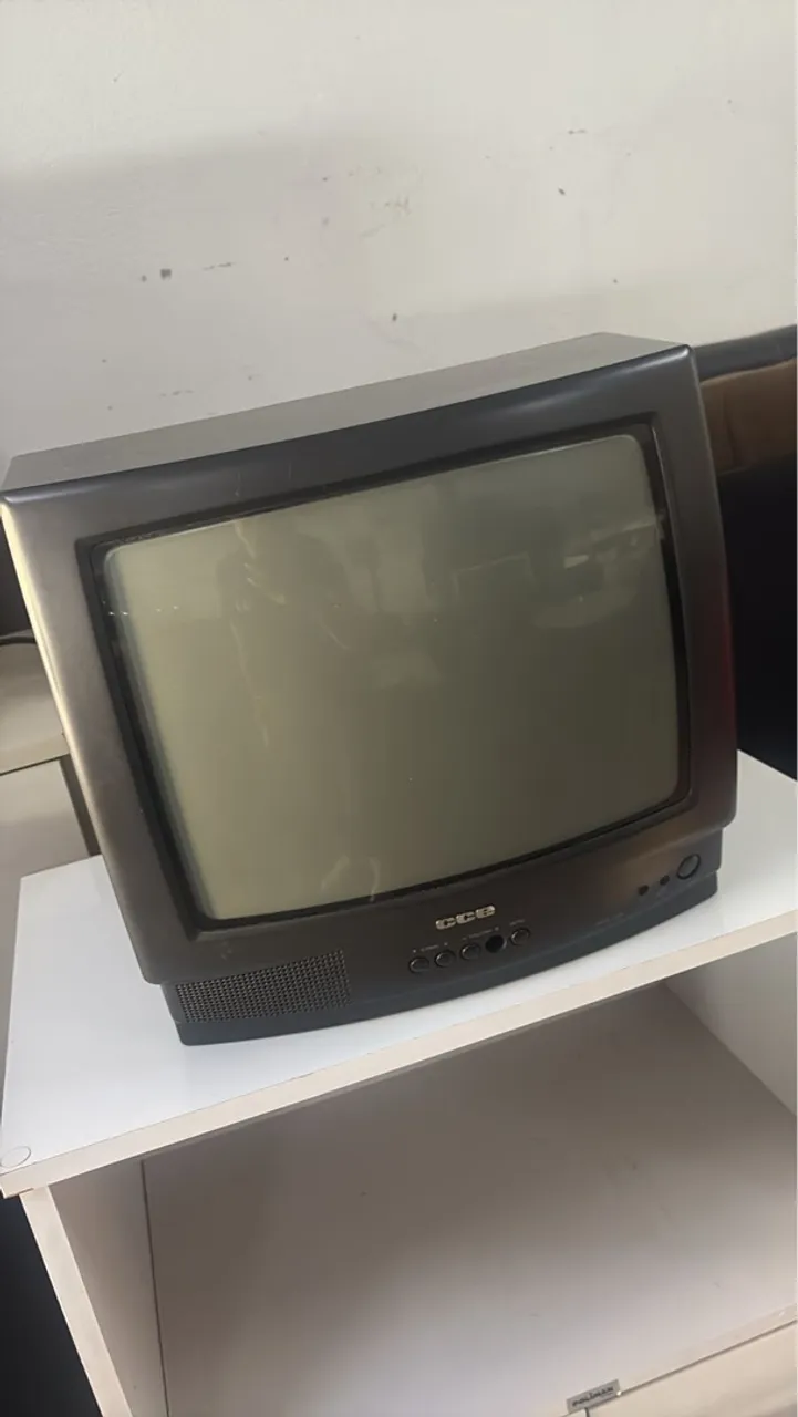 "tv de tubo" - TVs no Brasil