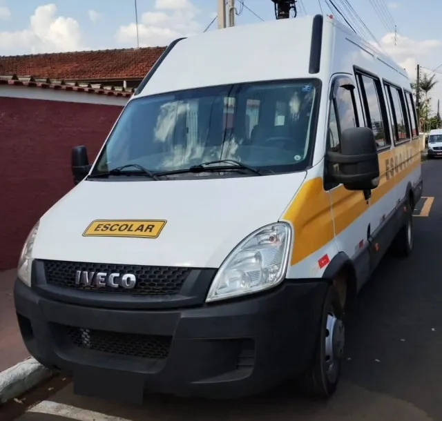 "carro escolar" - Carros Usados e Novos à venda