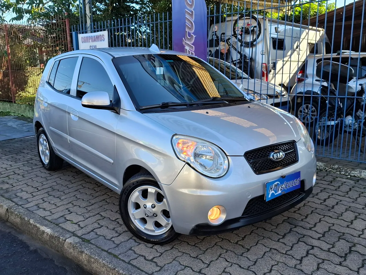 KIA MOTORS PICANTO 2010 Usados e Novos