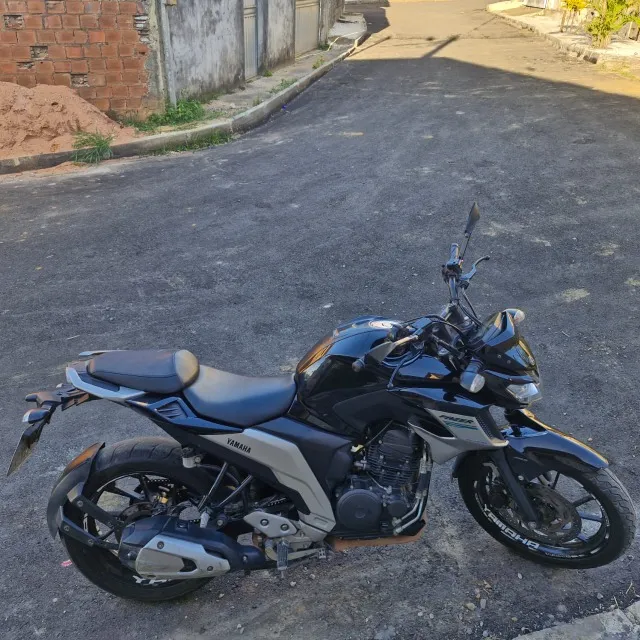 Motos YAMAHA FZ25 no Brasil