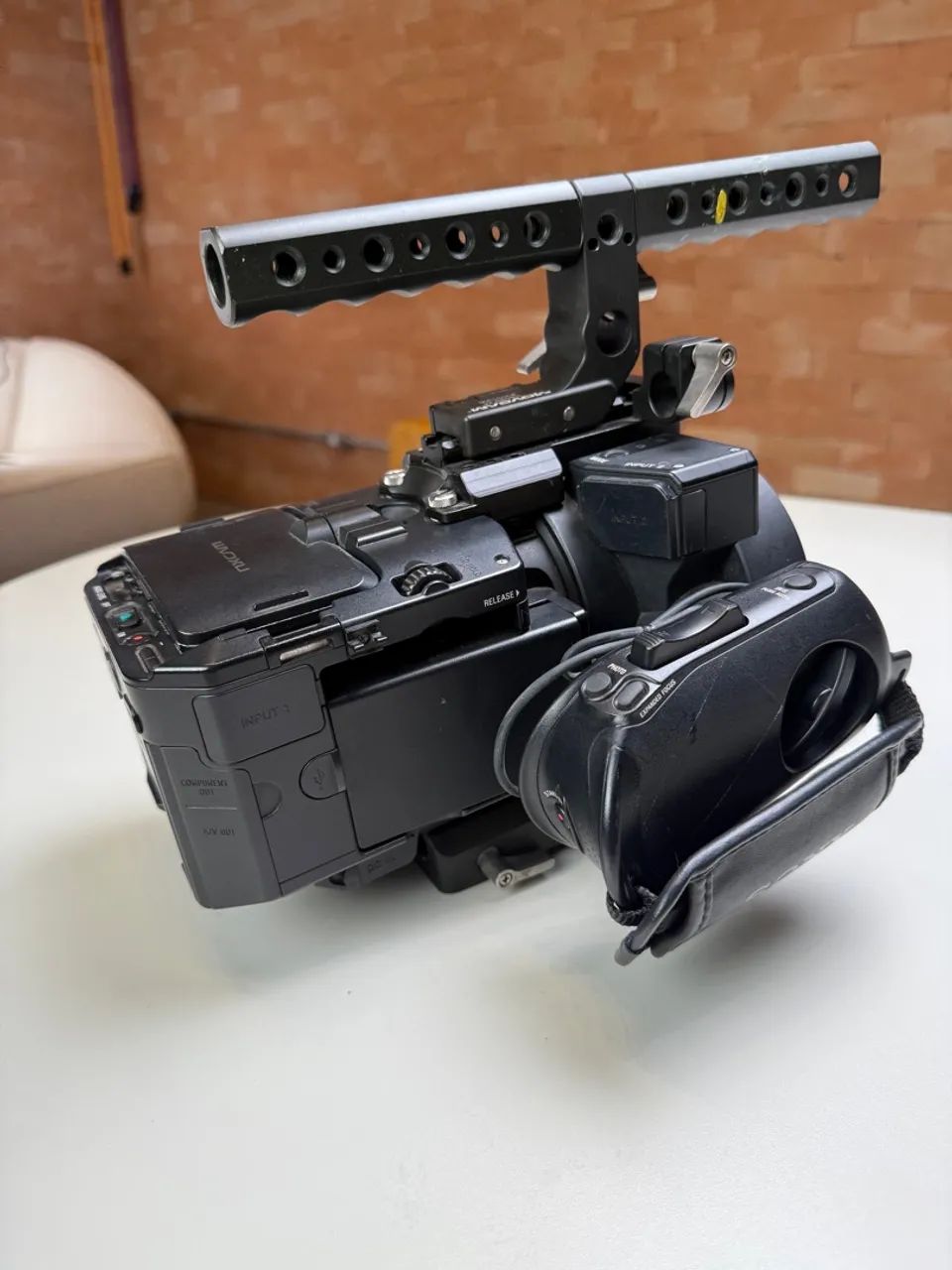 Filmadora Sony FS700 com Rig e Lente 18-200mm - Câmeras e Filmadoras ...