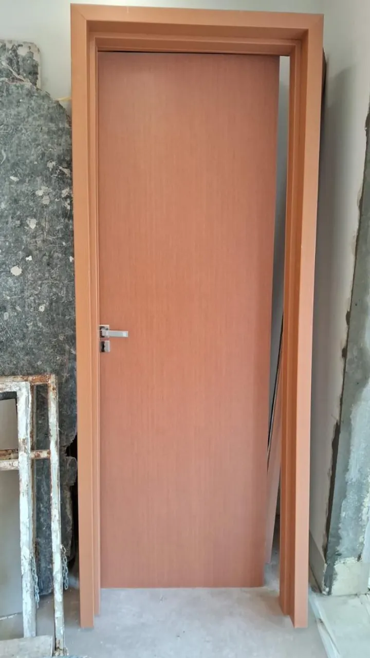 "alisar de porta" no Brasil