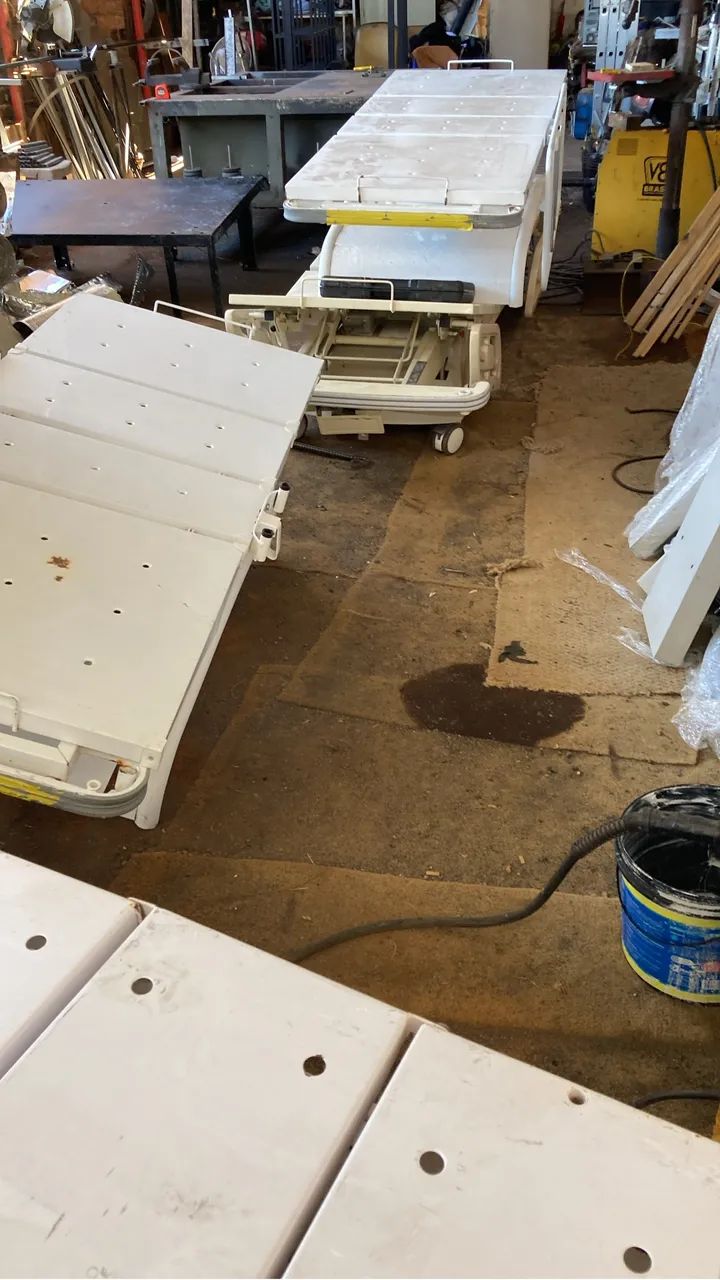 Cama hospitalar vendo 6 cama hospitalar tem que reforma 300 cada ...