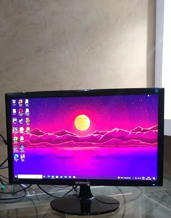 Monitor Samsung LED 19 polegadas com adaptador pra usar HDMI. Parcelo cartão - Monitores ...