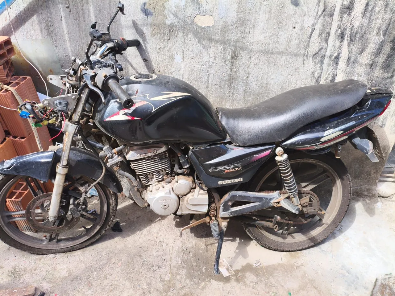 Motos SUZUKI GSR 2016 no Brasil