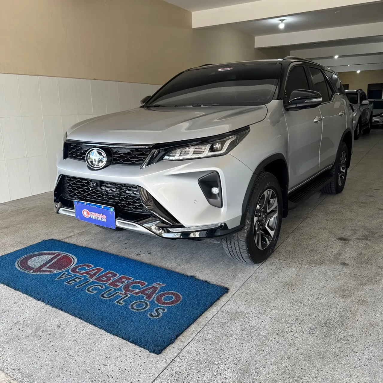 TOYOTA HILUX SW4 DIAMOND 2.8 TB 4X4 DIE. AUT. Usados e Novos