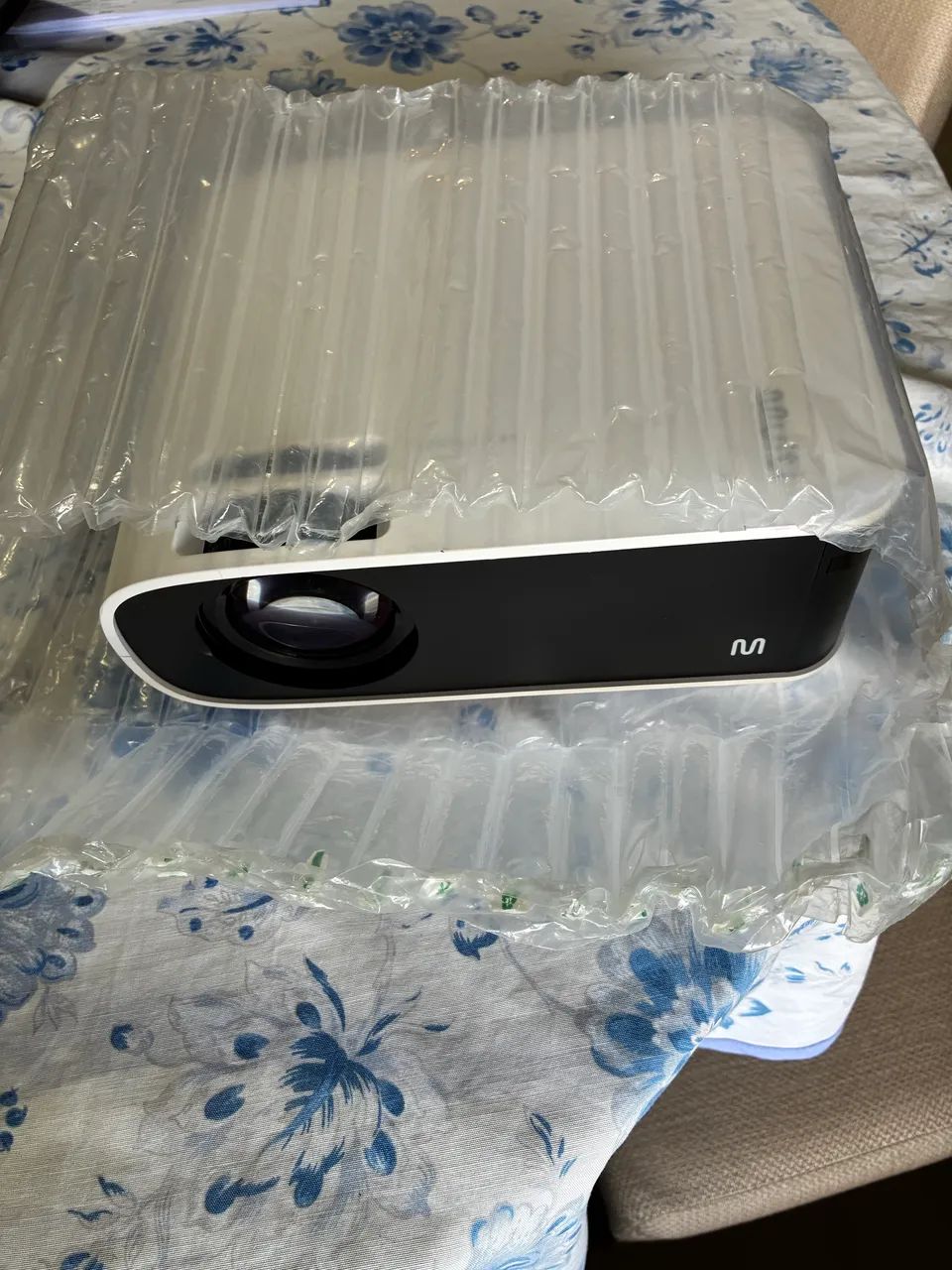 Projetor Multilaser PJ005 Full HD 3800 Lumens - com nota fiscal - comprado na Kalunga ...