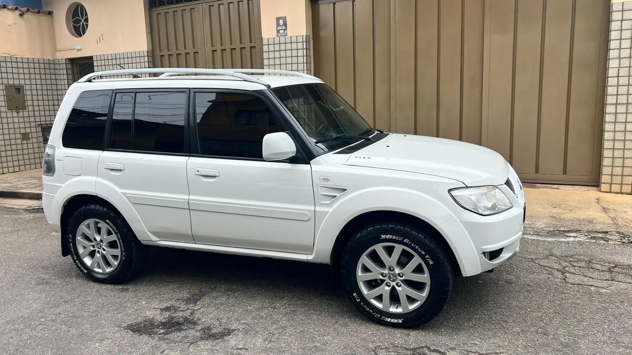 MITSUBISHI PAJERO TR4 2.0/ 2.0 FLEX 16V 4X4 AUT. Usados e Novos