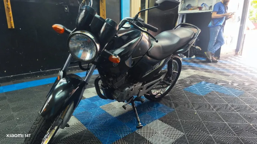 Motos YAMAHA FACTOR 2011 no Brasil