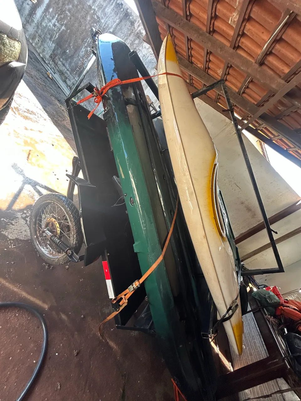 4 caíques. Pedal. Motor novo 3.0 e carretinha - Área Externa - São José ...