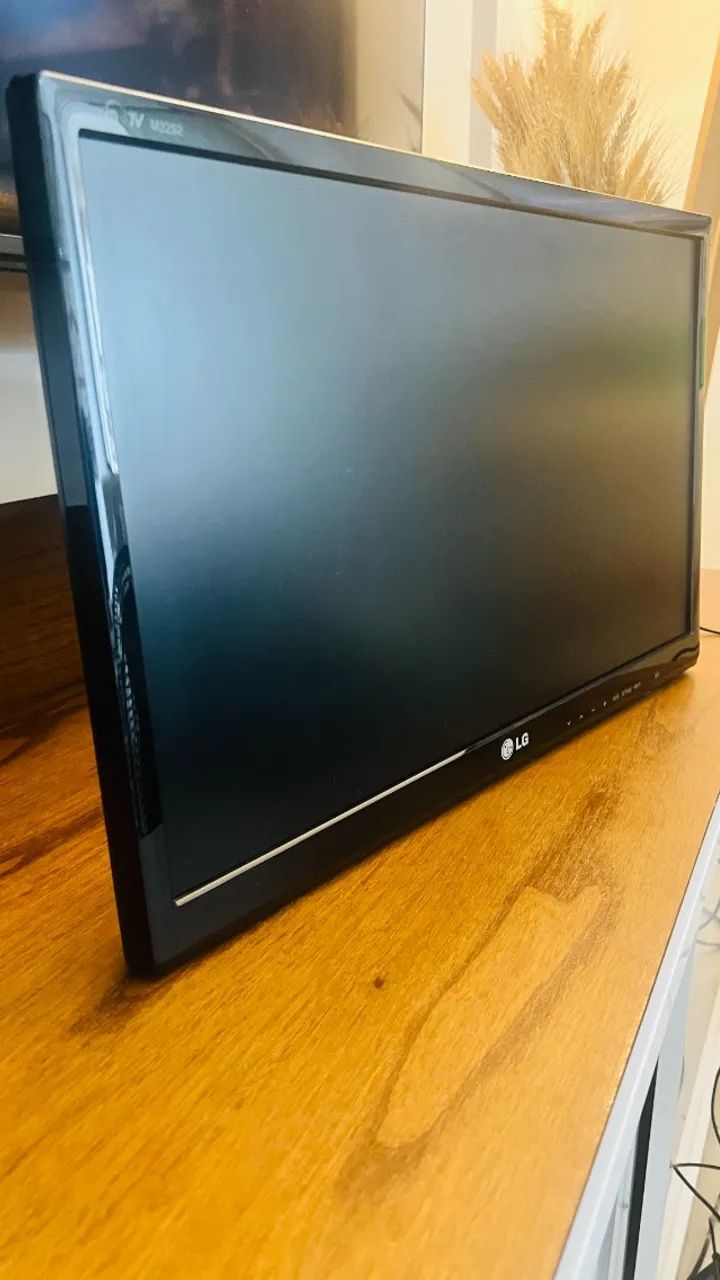 TV/Monitor LG 22? Full HD + Suporte Parede - Impecável - TVs ...