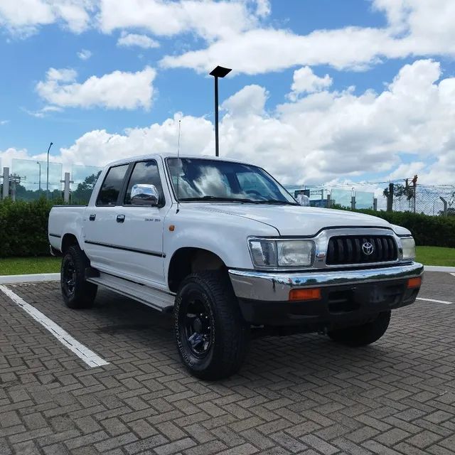 TOYOTA HILUX 2003 Usados e Novos