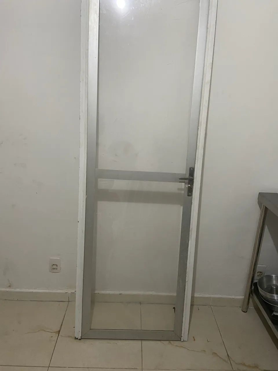Porta de alumínio com moldura de ferro R$ 490,00 - Portas e Janelas ...