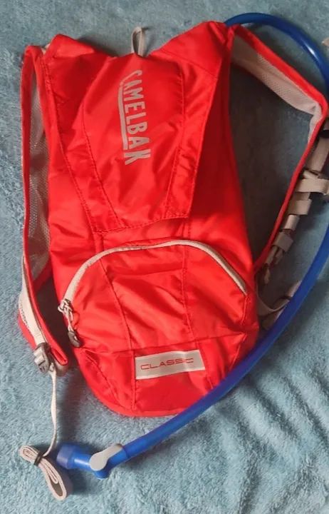 CamelBak Original Classic Vermelha, com bolsa de hidratação de 2,5 L e ...