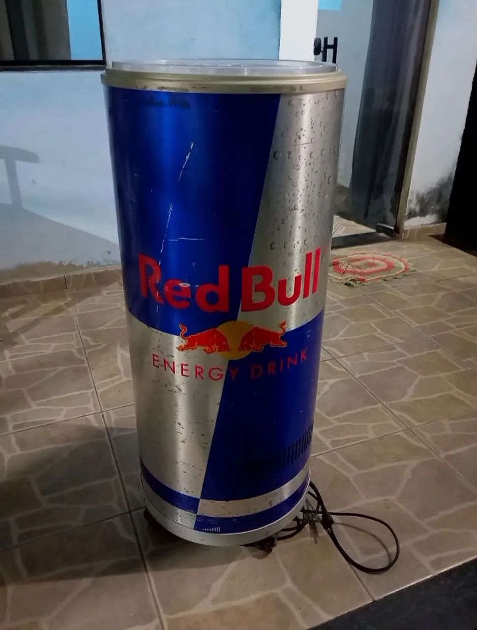 Freezer da Red Bull muito bem conservado - Geladeiras e Freezers ...