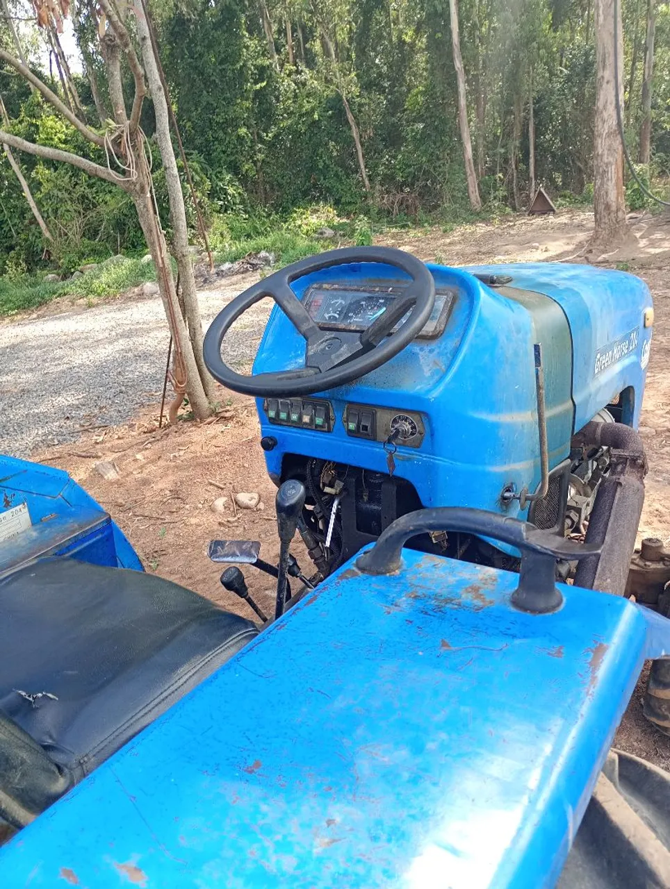 "trator pequeno" - Tratores e máquinas agrícolas no Brasil