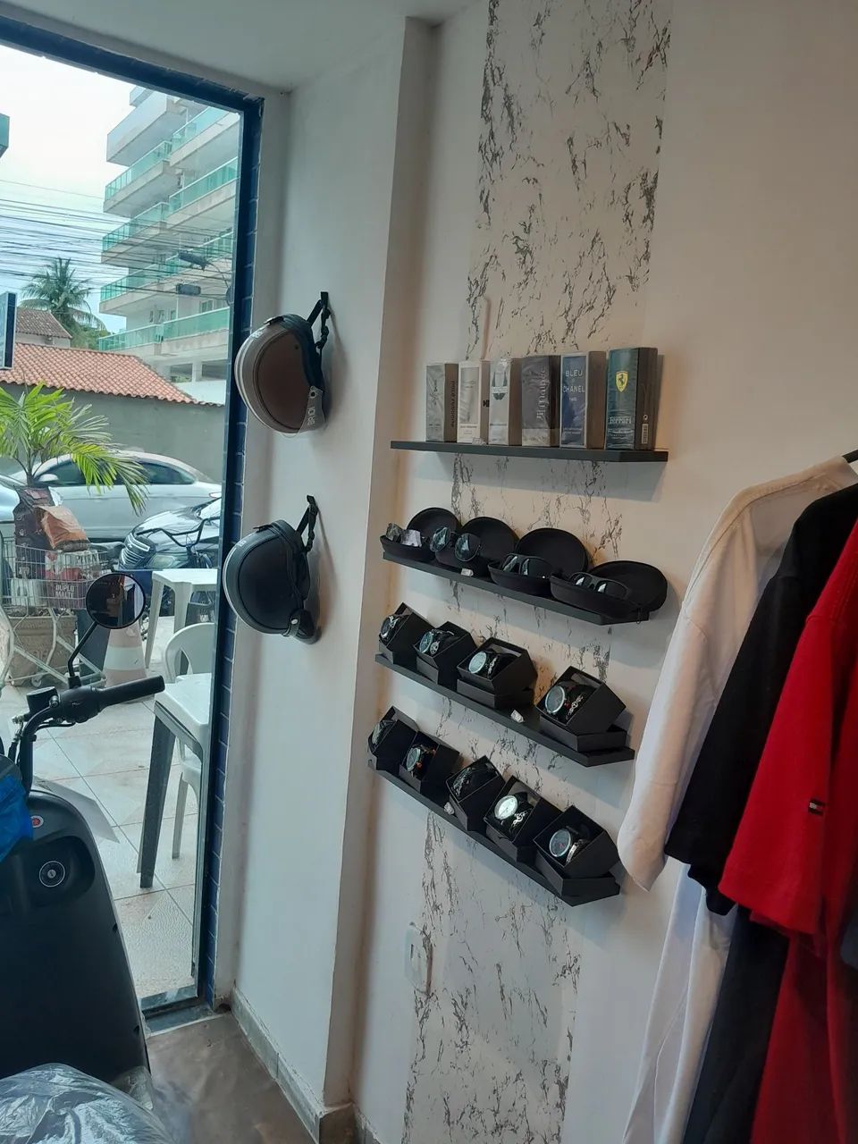 Vendo loja de moto eletrica, vestuário masculino e acessórios ...