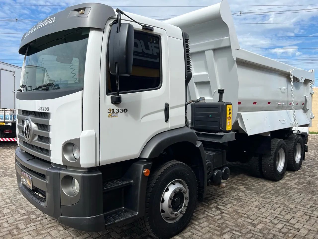 Vw 31330 ano 2022 traçado caçamba meia cana - Caminhões - Moinho dos ...