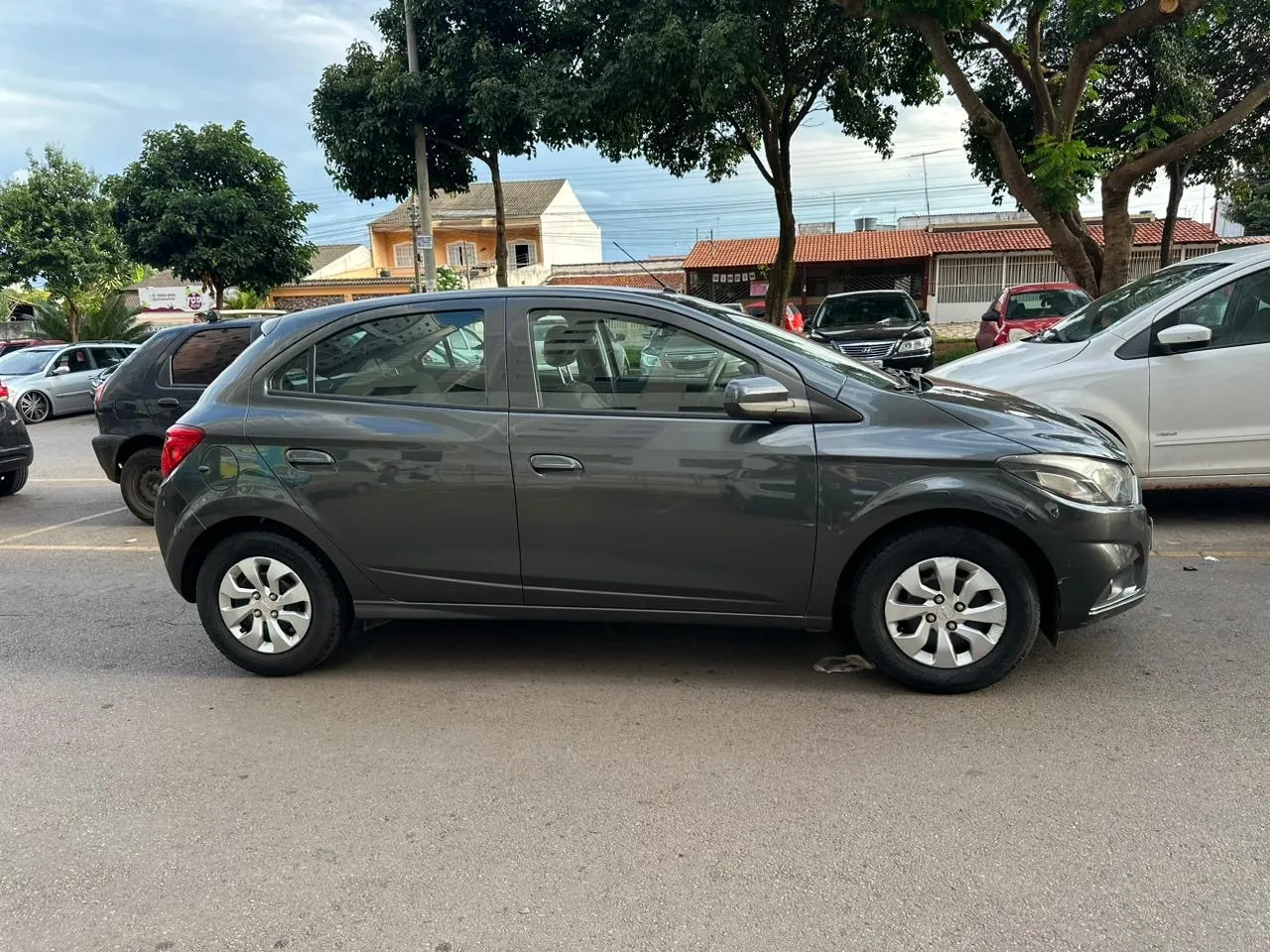 CHEVROLET ONIX 2018 Usados e Novos