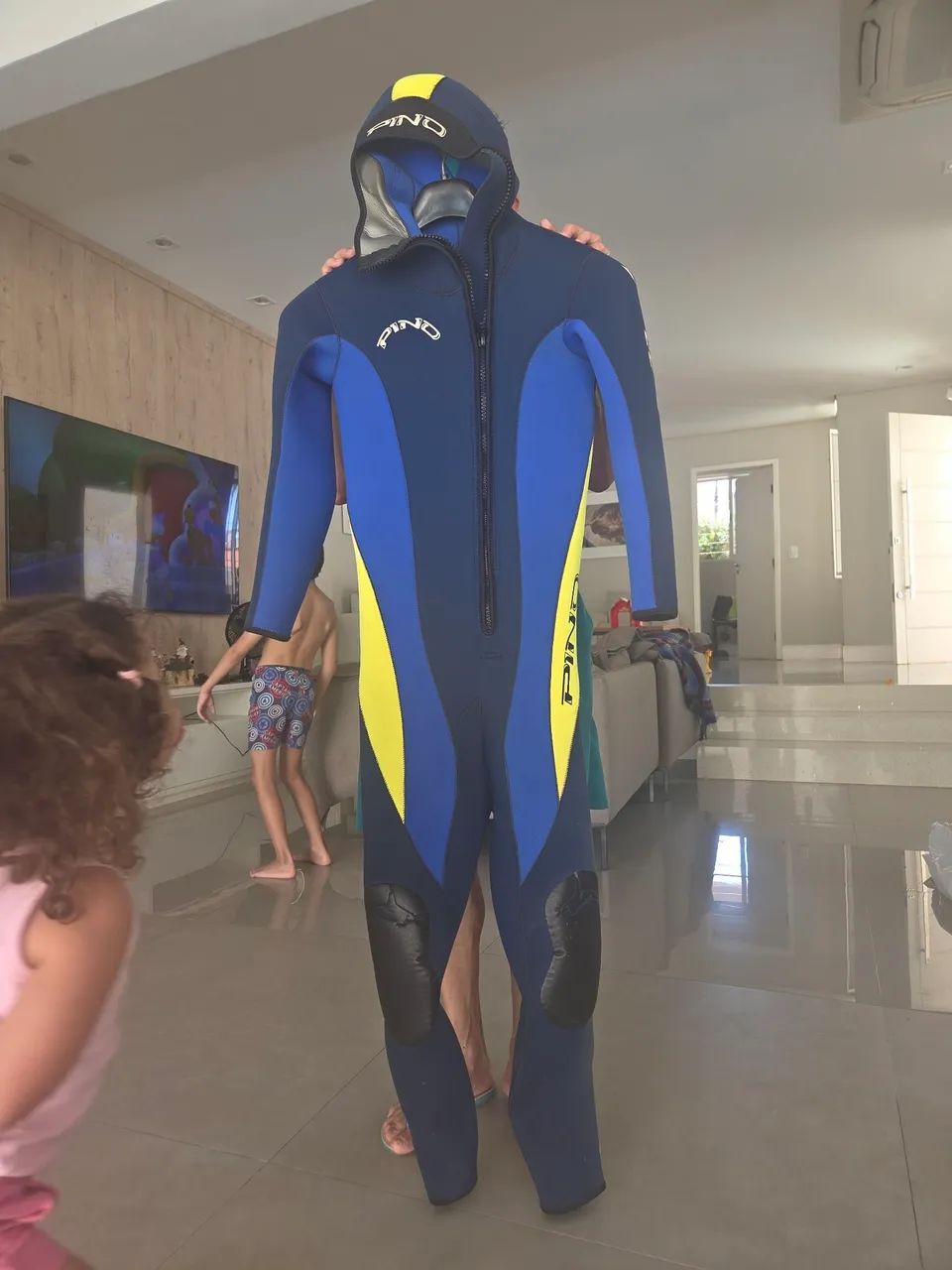 Roupa de mergulho marca pino Long John c/ Capuz (Semi-nova) - Esportes ...