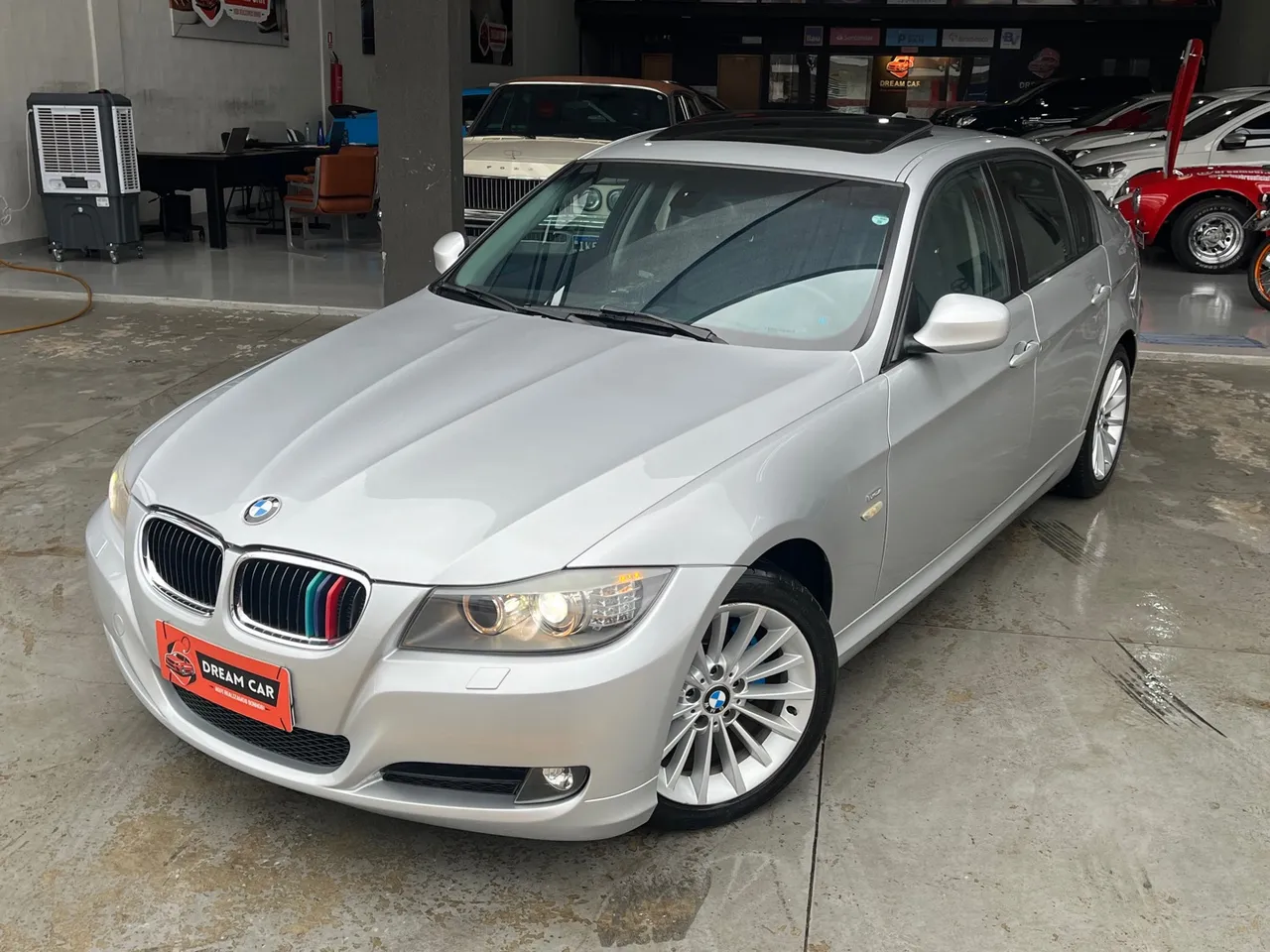 BMW 320I 2011 Usados e Novos