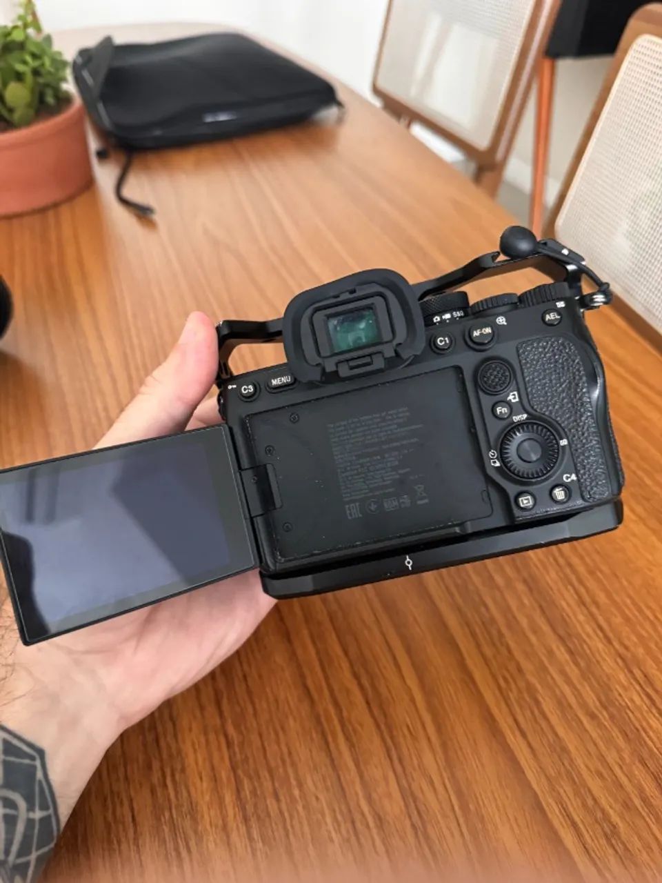 Título: Sony A7IV + Cage SmallRig + 4 Baterias | Kit Completo - Câmeras ...