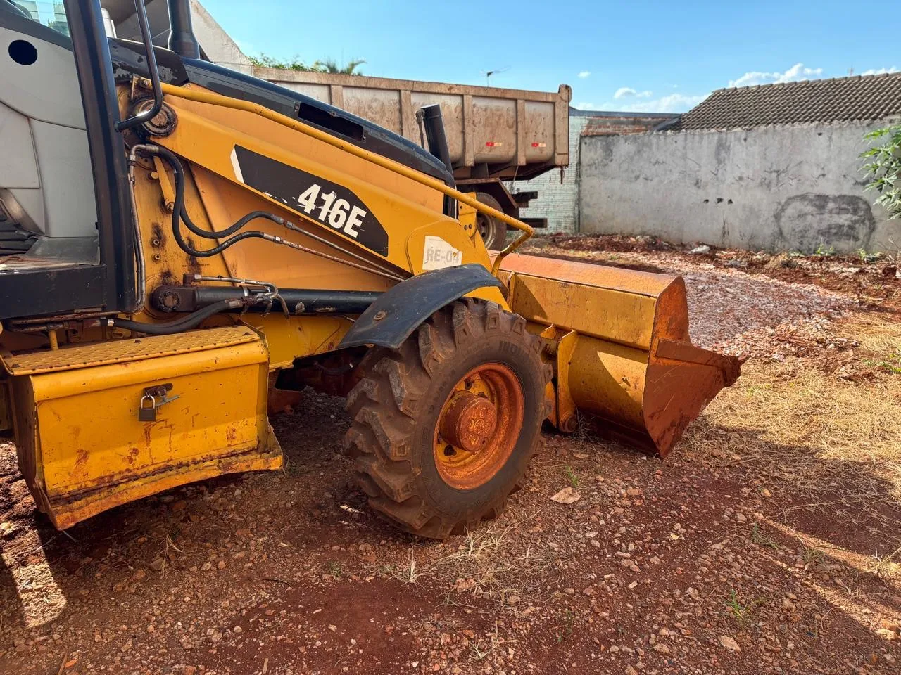 "retroescavadeira" - Máquinas pesadas para construção no Brasil