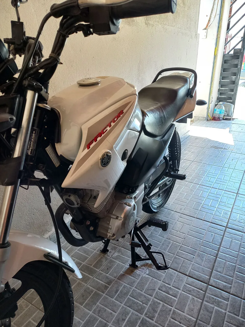 Motos YAMAHA FACTOR 2015 no Brasil