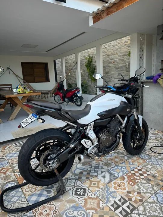 Motos YAMAHA MT-07/MT-07 2016 no Brasil