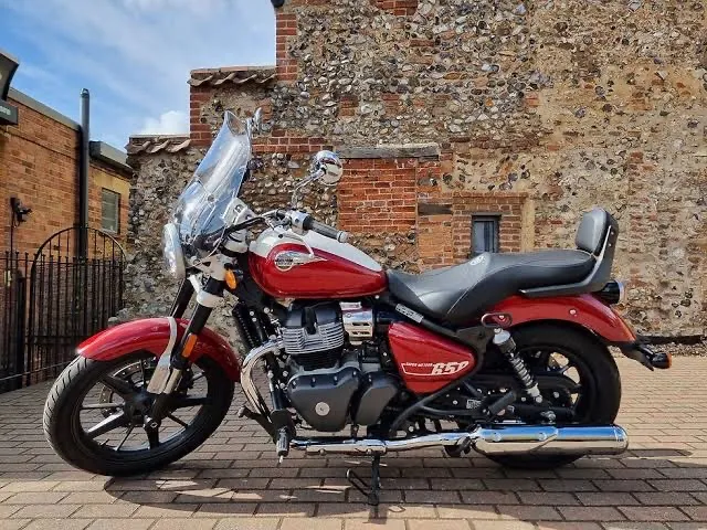 Motos ROYAL ENFIELD SUPER METEOR no Brasil