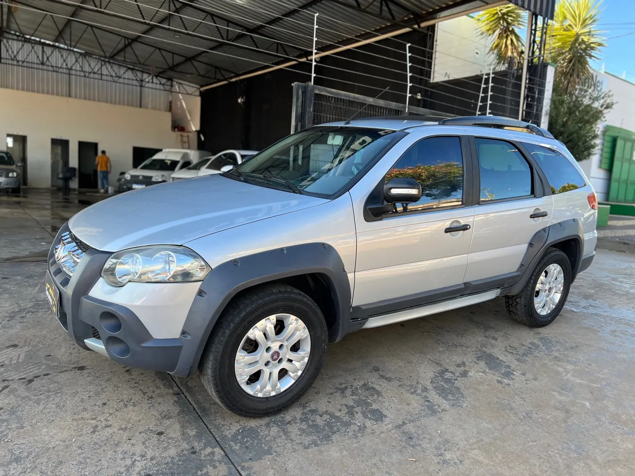 FIAT PALIO WEEKEND ADVENTURE LOCKER 1.8 FLEX Usados e Novos