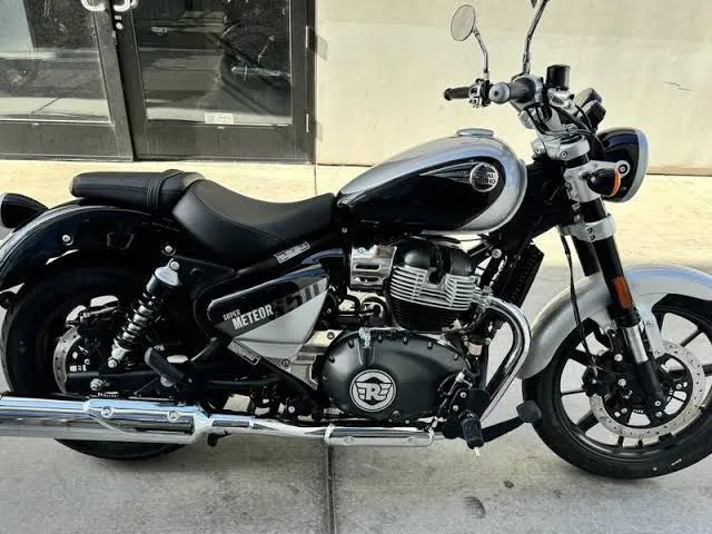 Motos ROYAL ENFIELD SUPER METEOR no Brasil