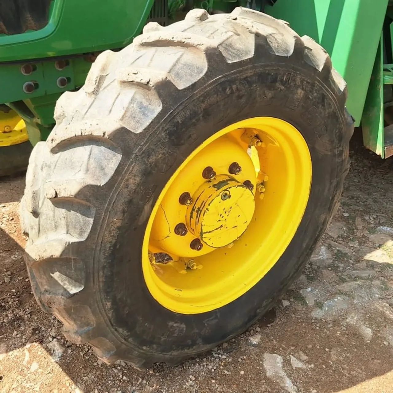 Trator Agrícola - Tratores e máquinas agrícolas - Área Rural de ...