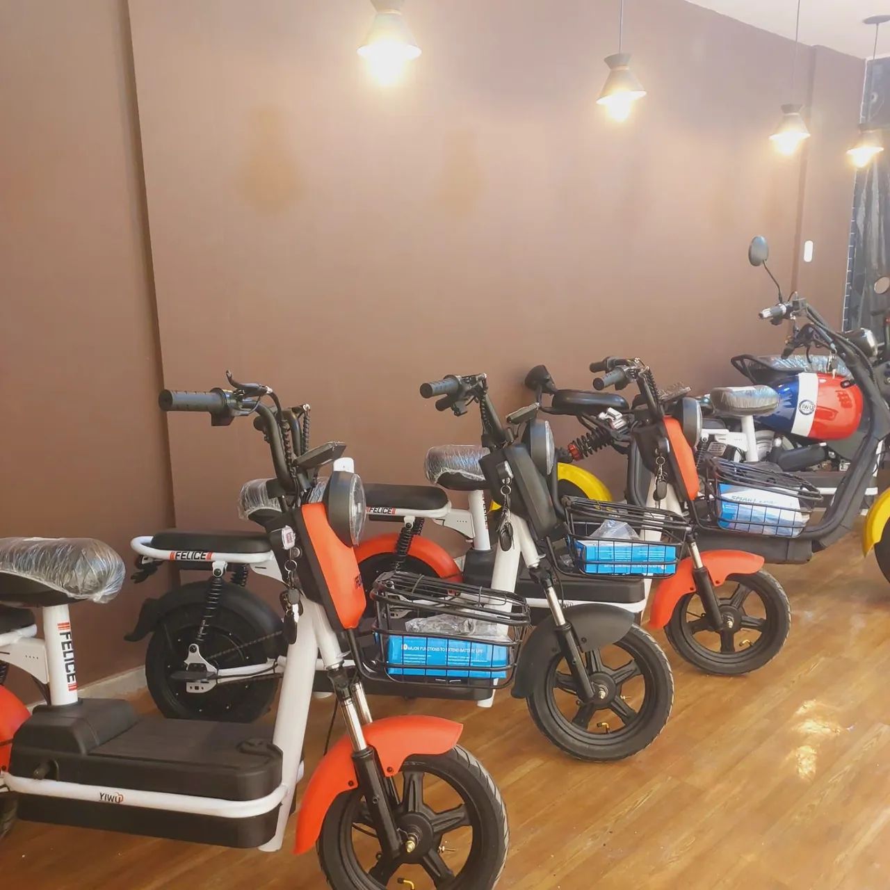 Vendo loja de moto eletrica, vestuário masculino e acessórios ...