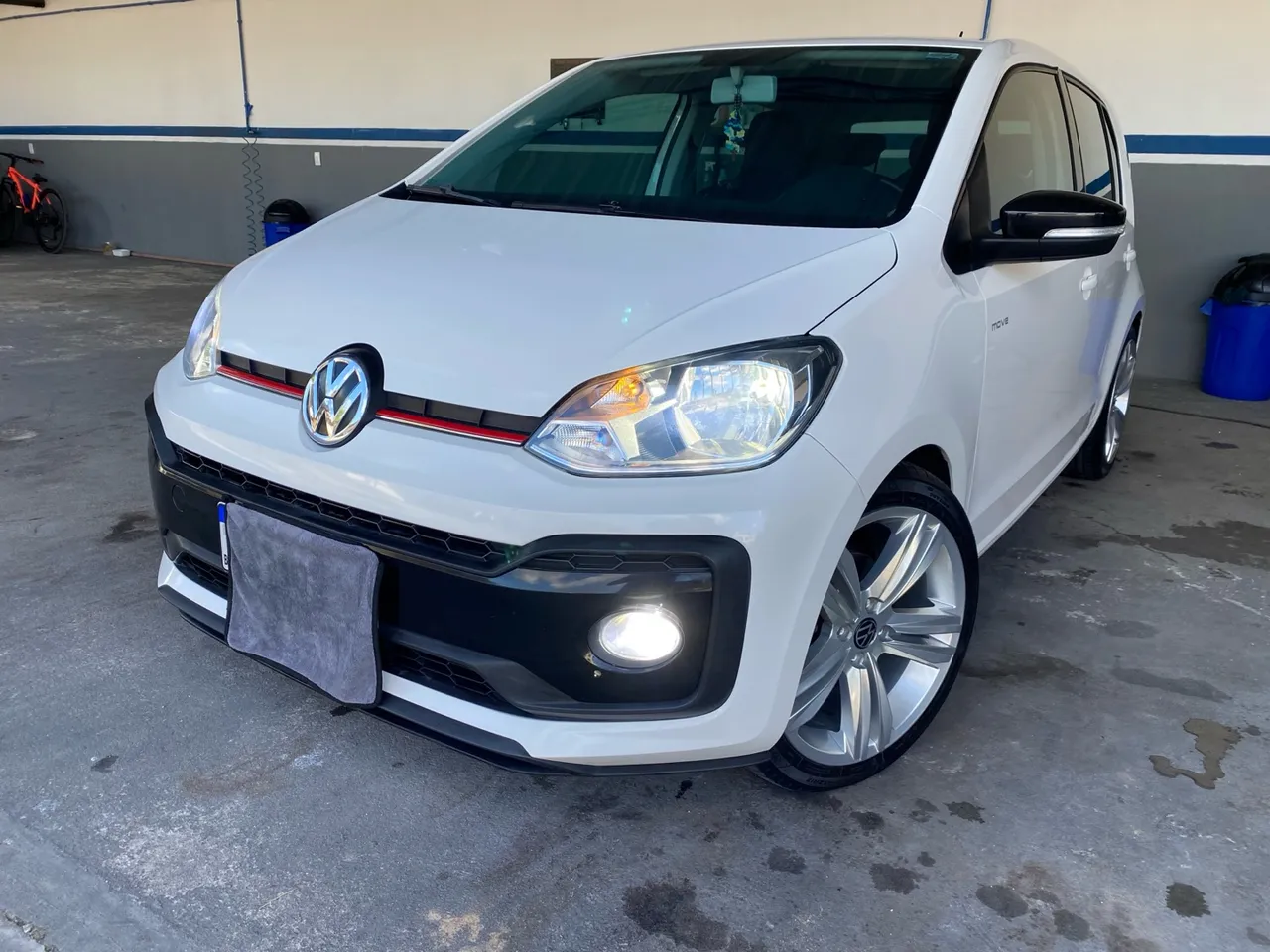 VOLKSWAGEN UP! Usados e Novos