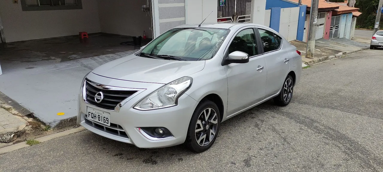 NISSAN VERSA 2017 Usados e Novos
