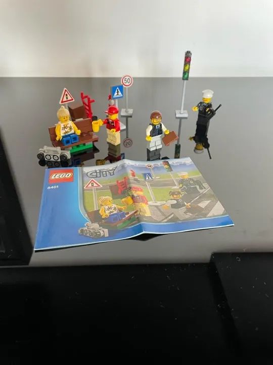 Lego 8401- Coleção de Mini Figuras- Lego City- 60 pecas- com manual ...