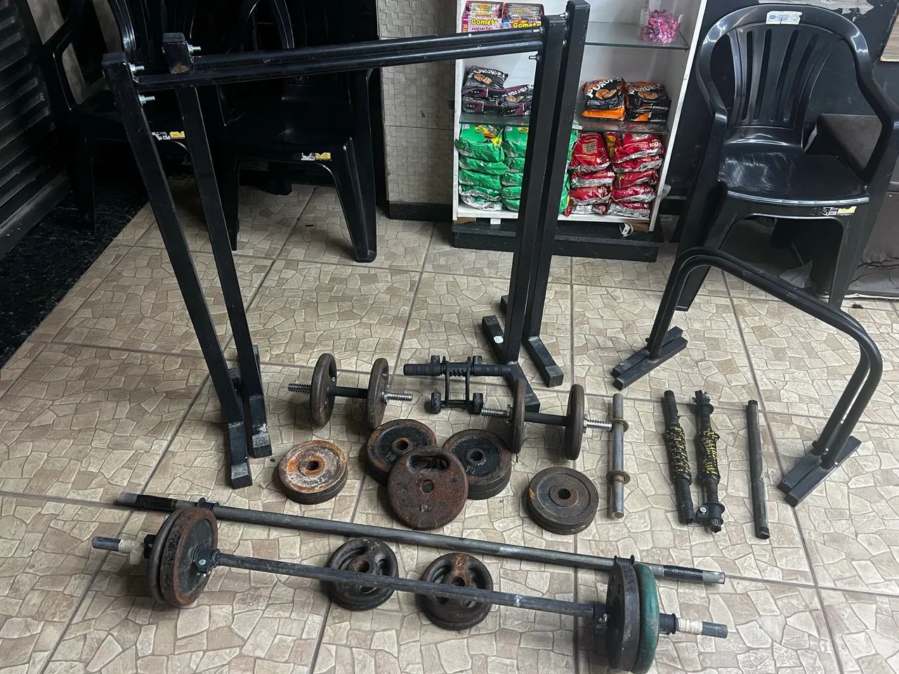 VENDO ANILHAS HALTERES BARRA PARALELA - Academia e Exercícios - Rio ...