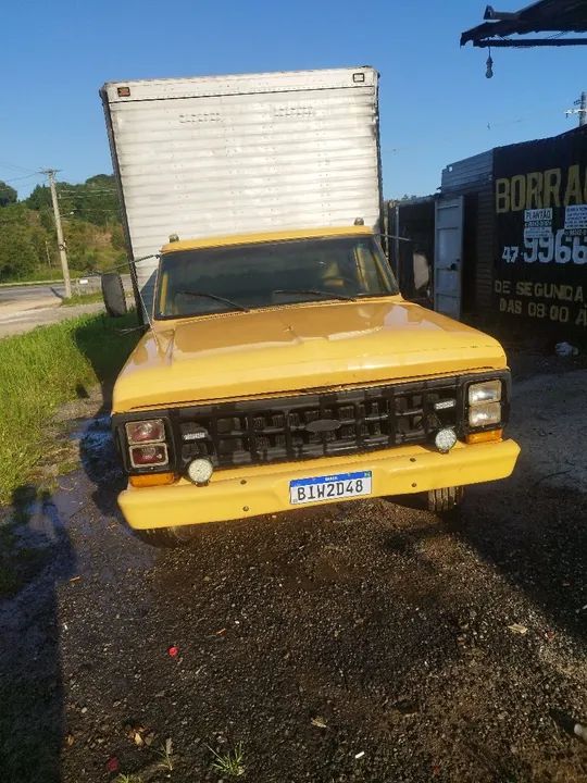 Caminhão Ford F-4000 1980 troco por carro popular - Caminhões - Tijucas 1383653356 | OLX