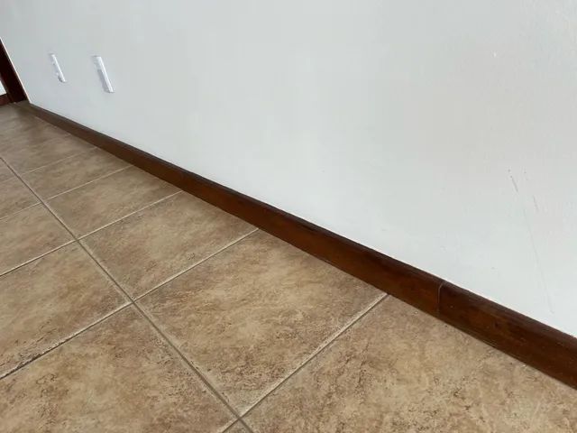 "rodapes de madeira" no Brasil